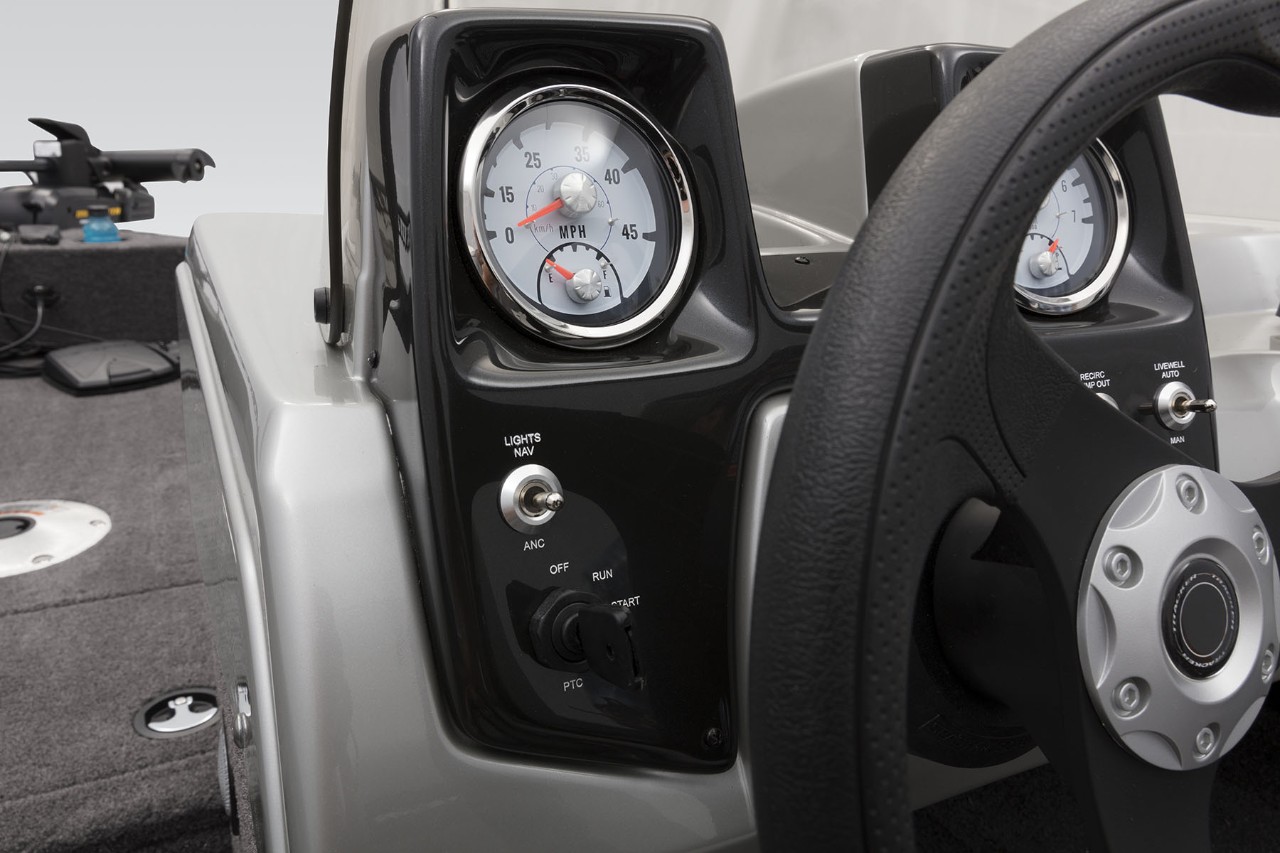 2019 PRO GUIDE V-16 SC - TRACKER Deep V Multi-Species Boat