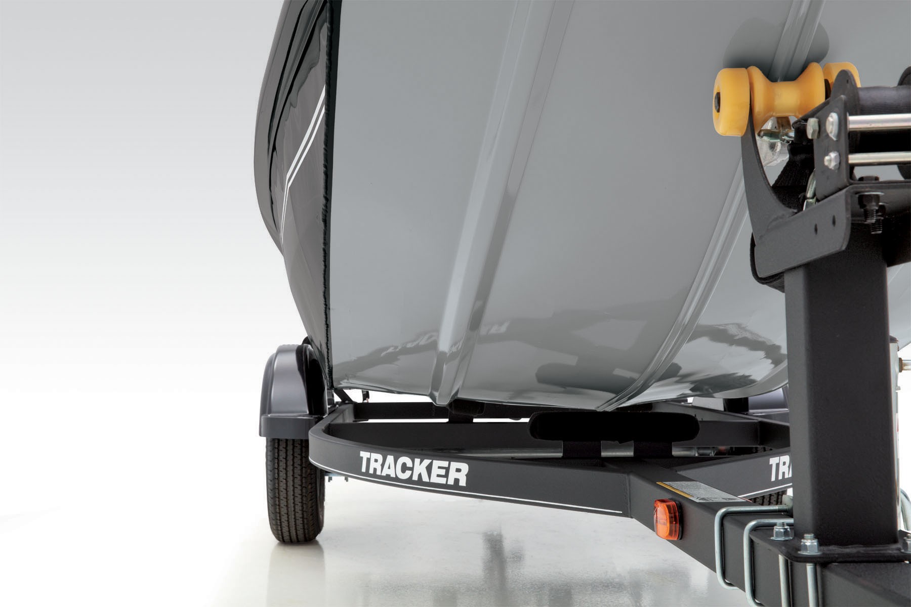 2019 PANFISH 16 - TRACKER Mod V Panfish Boat