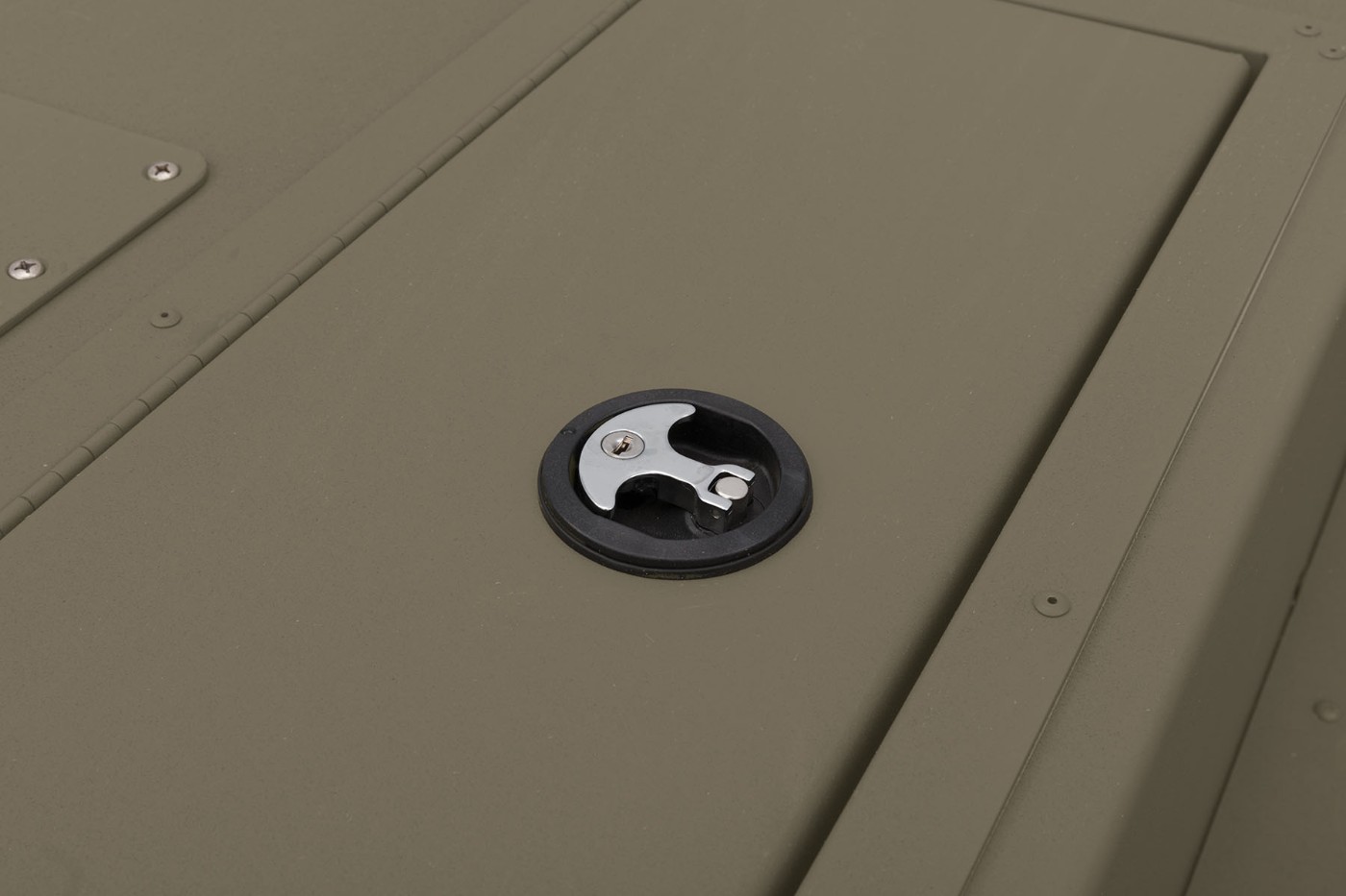 TRACKER GRIZZLY 1754 Utility | 17ft. 1in. Mod V Jon Boat