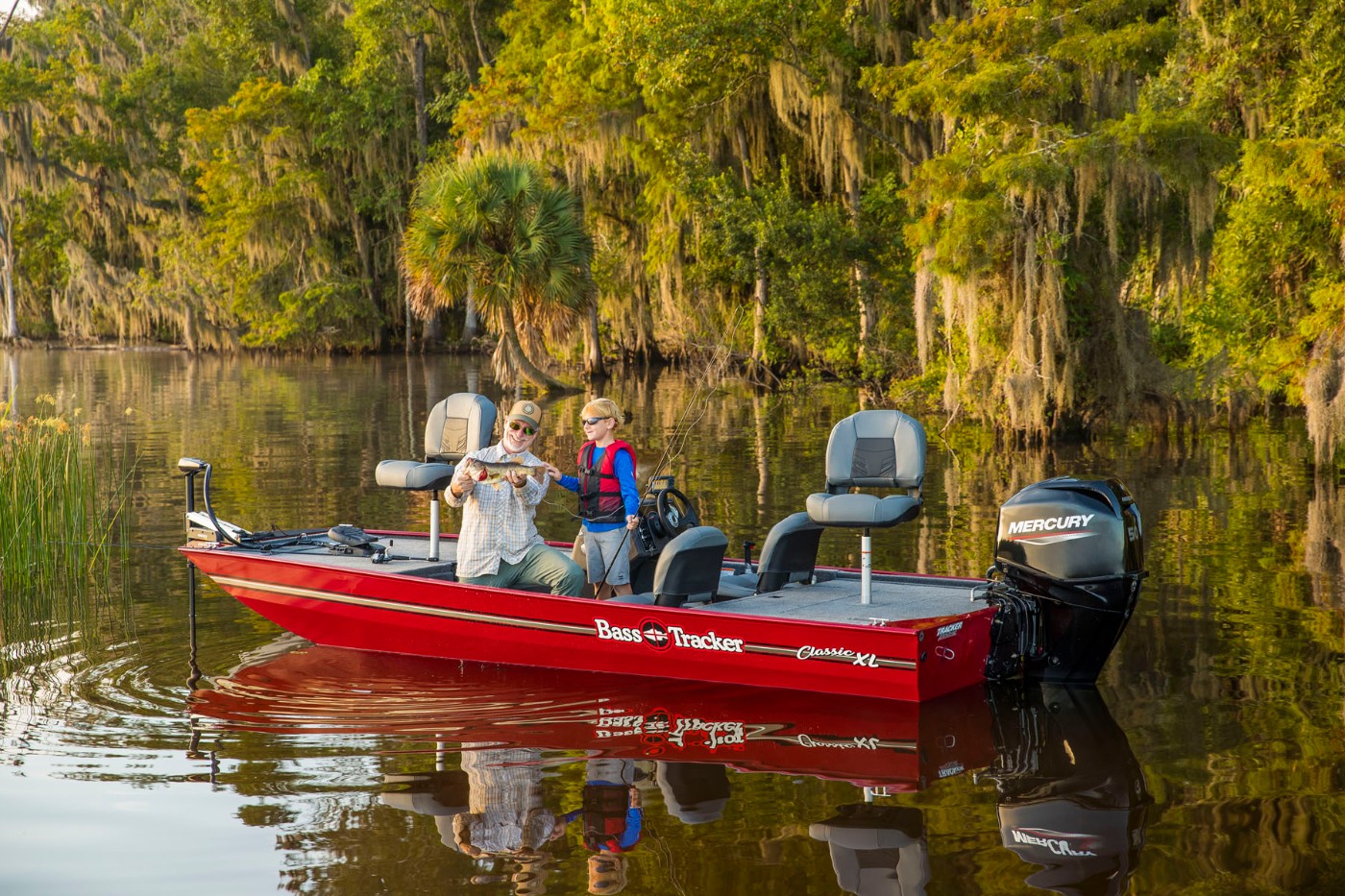 BASS TRACKER Classic XL - TRACKER Mod V Bass Boat