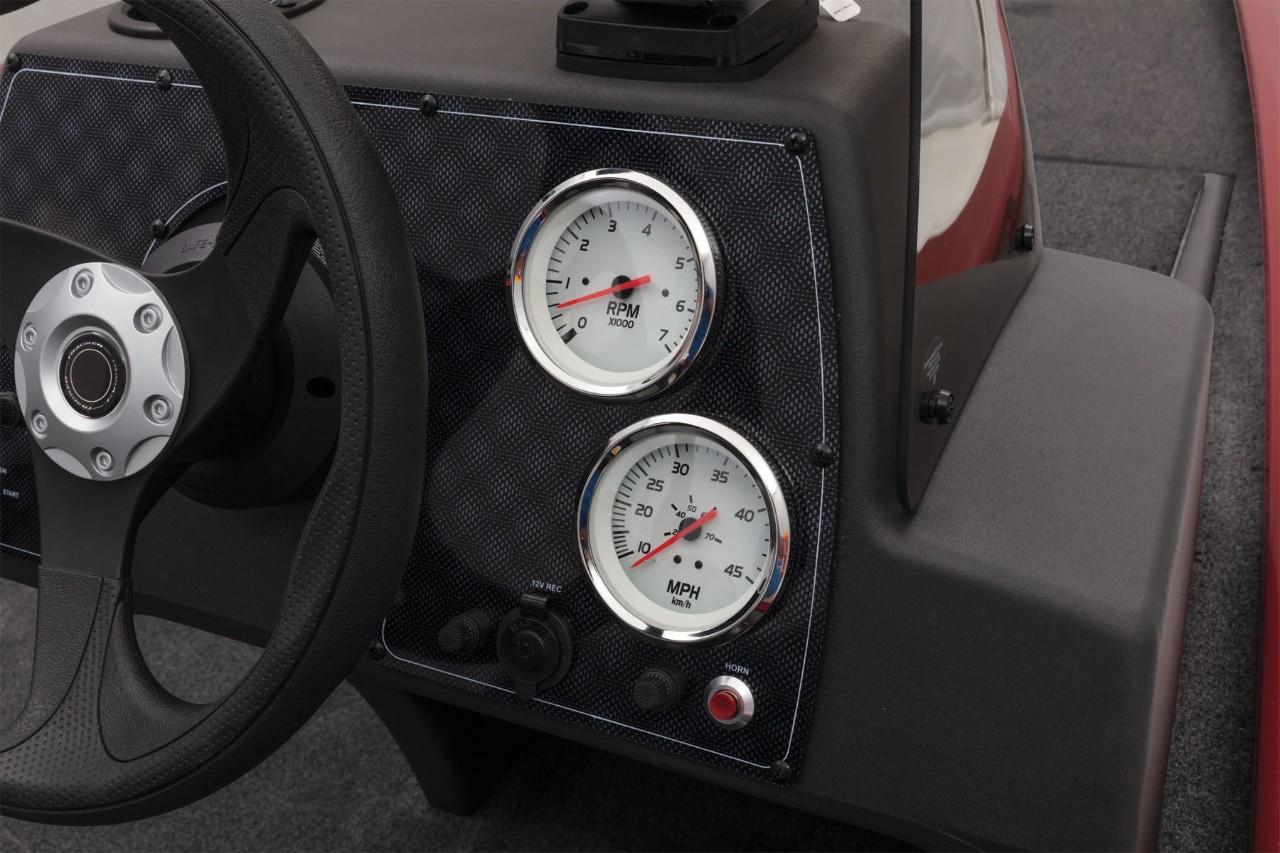 2020 PRO 160 - TRACKER Mod V Bass Boat