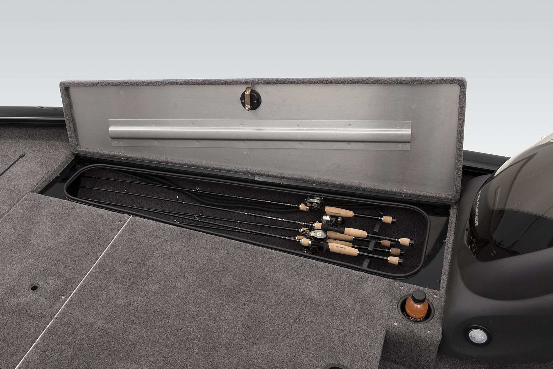 PRO TEAM 190 TX - TRACKER Mod V Bass Boat