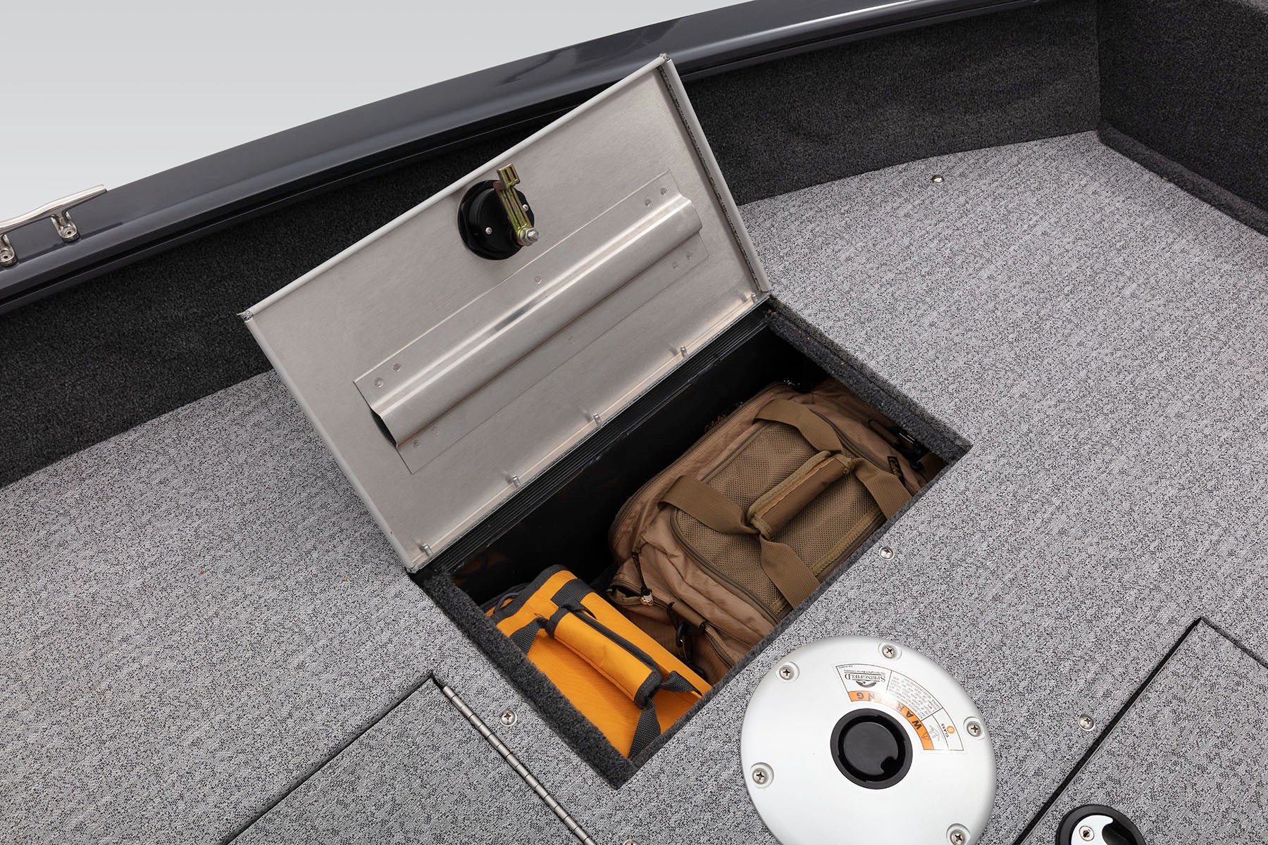 Guide V-16 Laker DLX T - TRACKER Deep V Multi-Species Boat