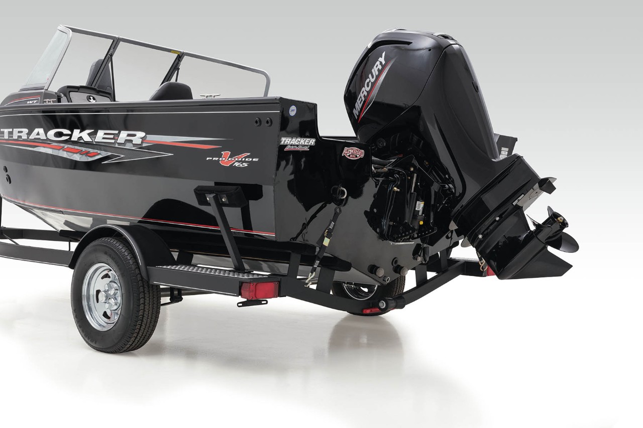 2020 PRO GUIDE V-165 WT - TRACKER Deep V Multi-Species Boat