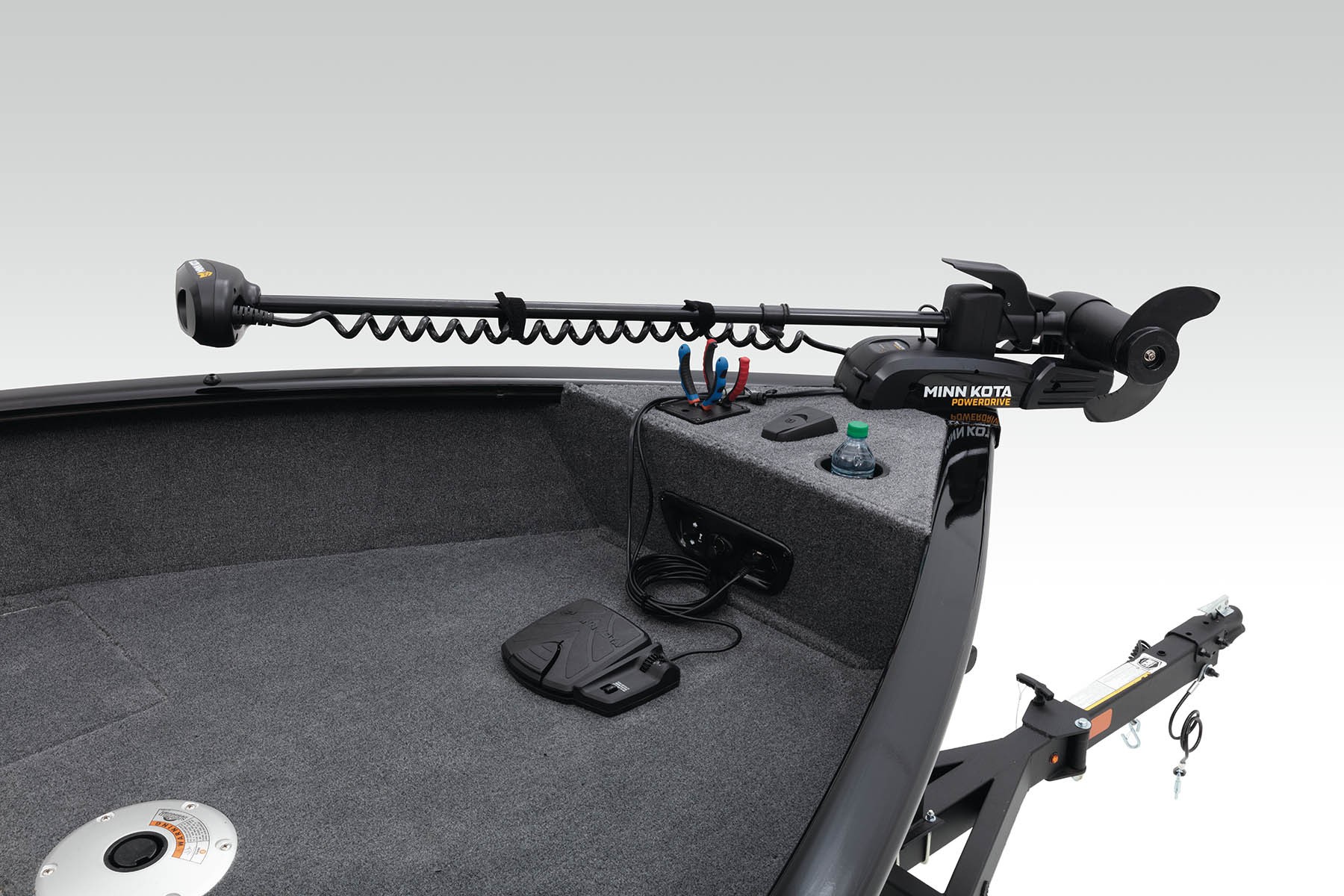 PRO GUIDE V-165 WT - TRACKER Deep V Fishing Boat