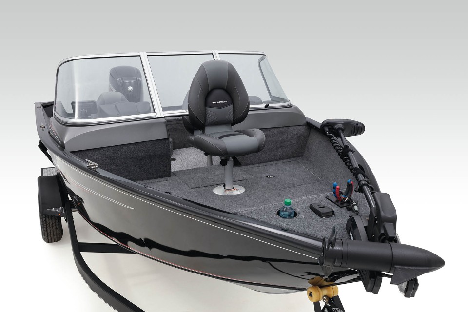 PRO GUIDE V-165 WT - TRACKER Deep V Fishing Boat