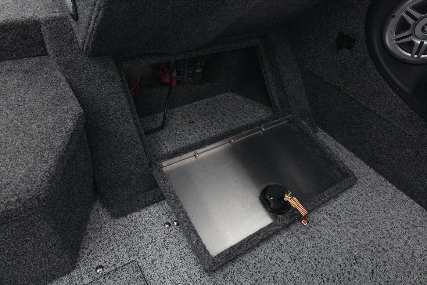 TARGA V-18 Combo - TRACKER Deep V Fish and Ski Boat