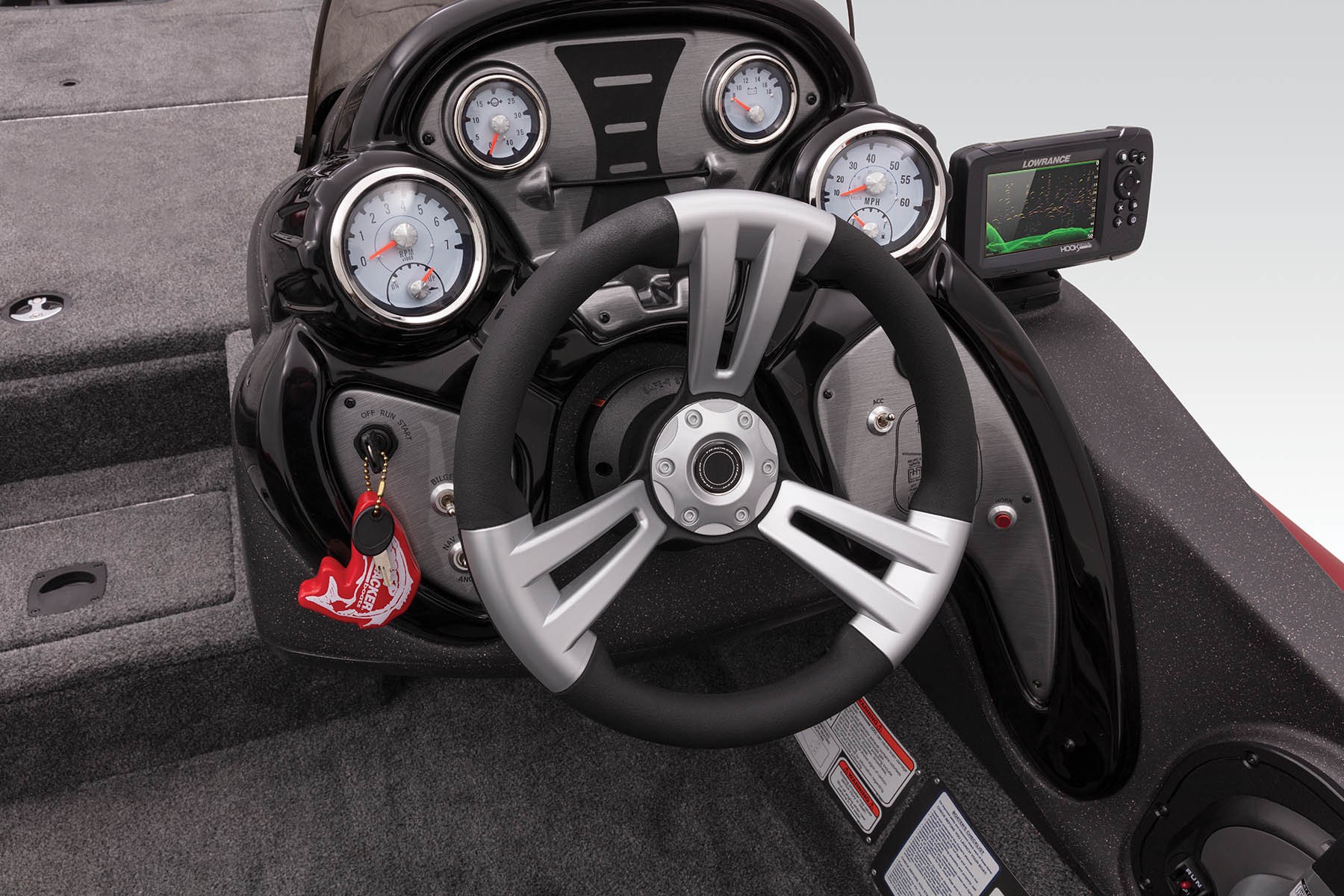 PRO TEAM 175 TXW Tournament Edition - TRACKER Mod V Bass Boat