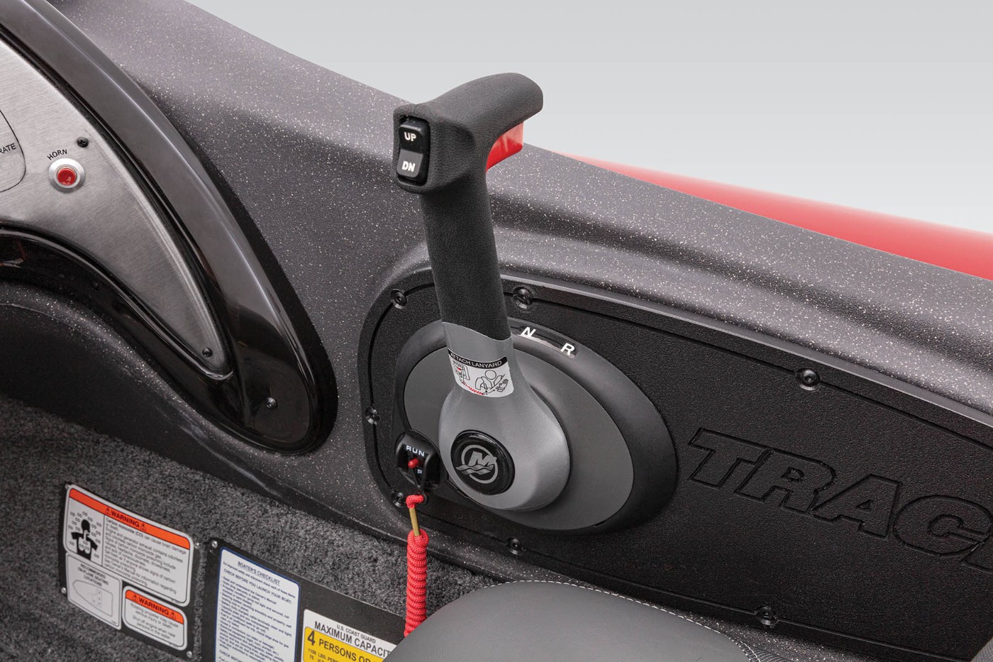 PRO TEAM 175 TXW - TRACKER Mod V Bass Boat