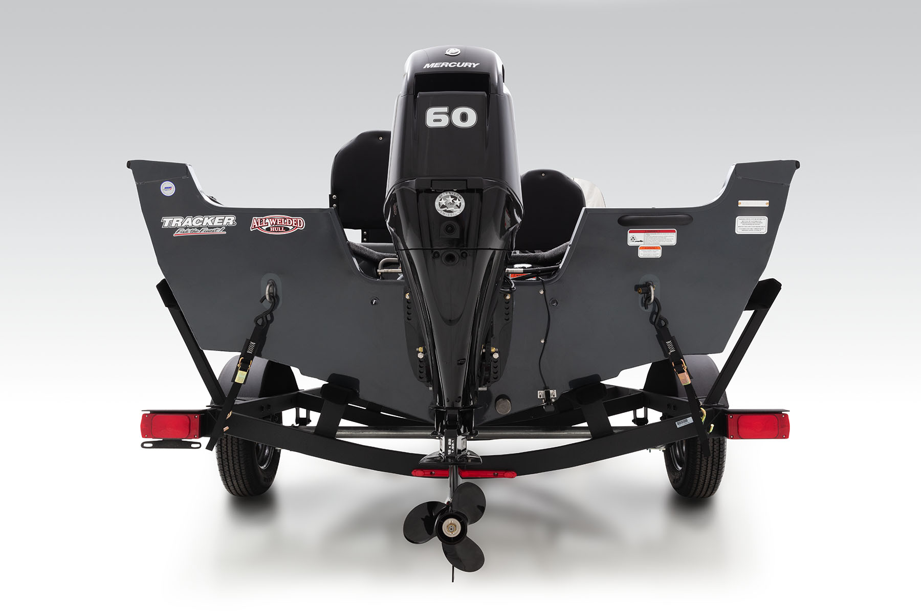 PRO GUIDE V-16 SC - TRACKER Deep V Multi-Species Boat