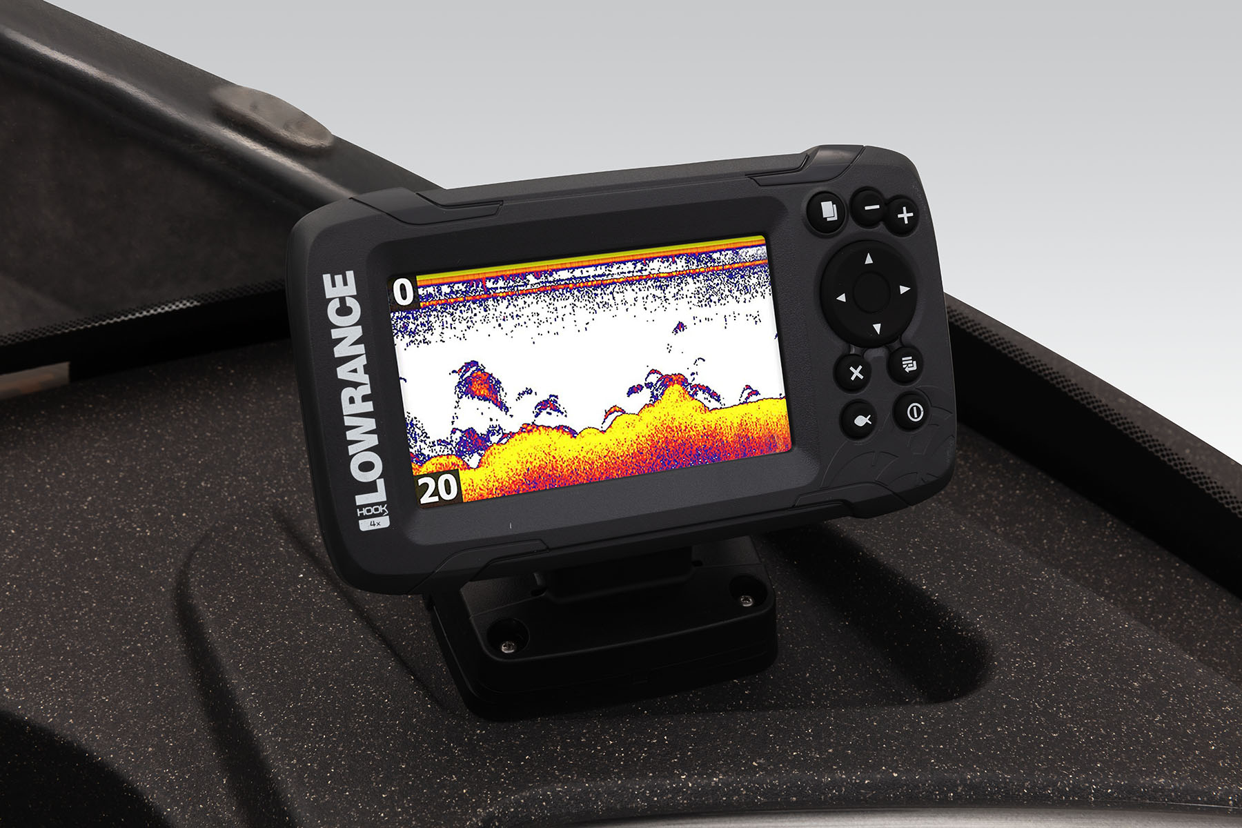 PRO GUIDE V-16 SC - TRACKER Deep V Multi-Species Boat