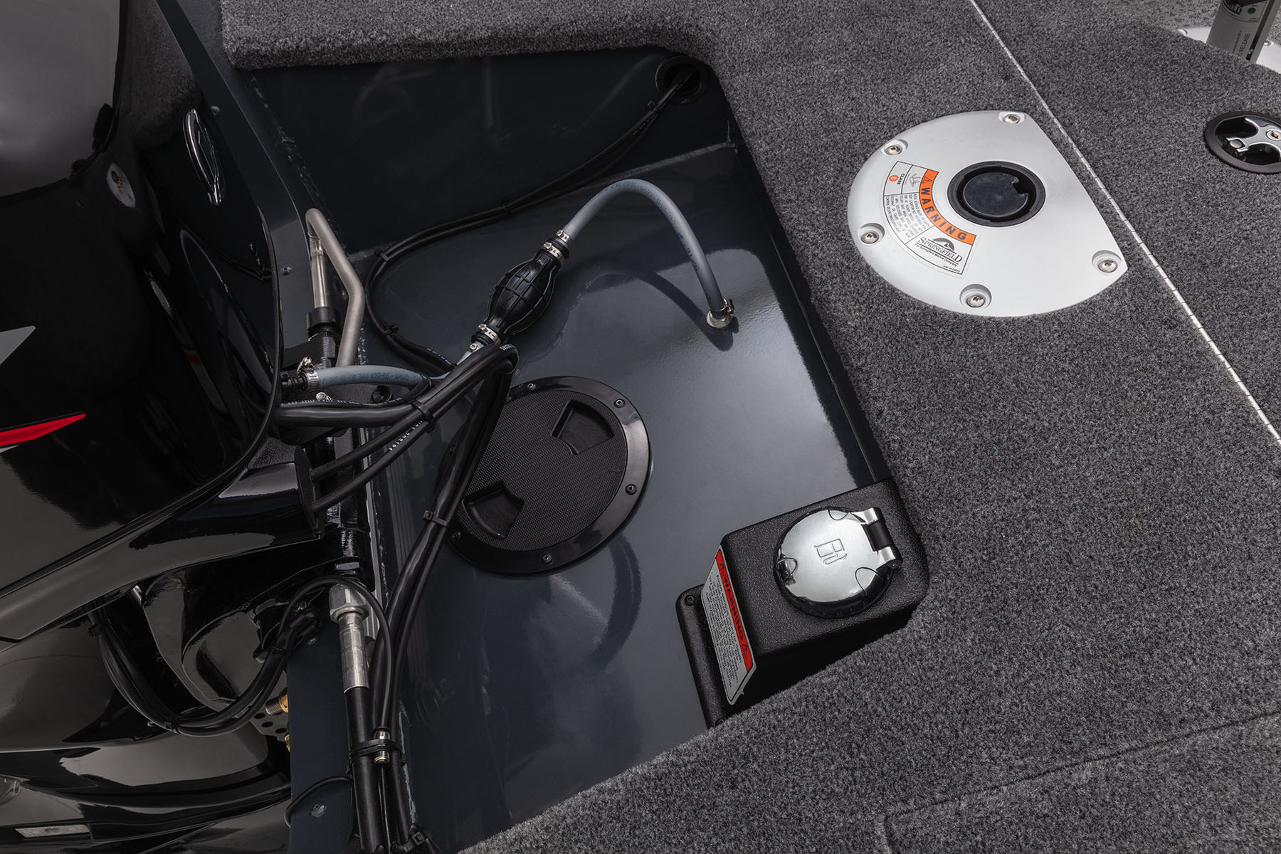 PRO GUIDE V-16 SC - TRACKER Deep V Multi-Species Boat