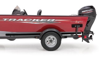 SUPER GUIDE V-16 SC - TRACKER Deep V Fishing Boat