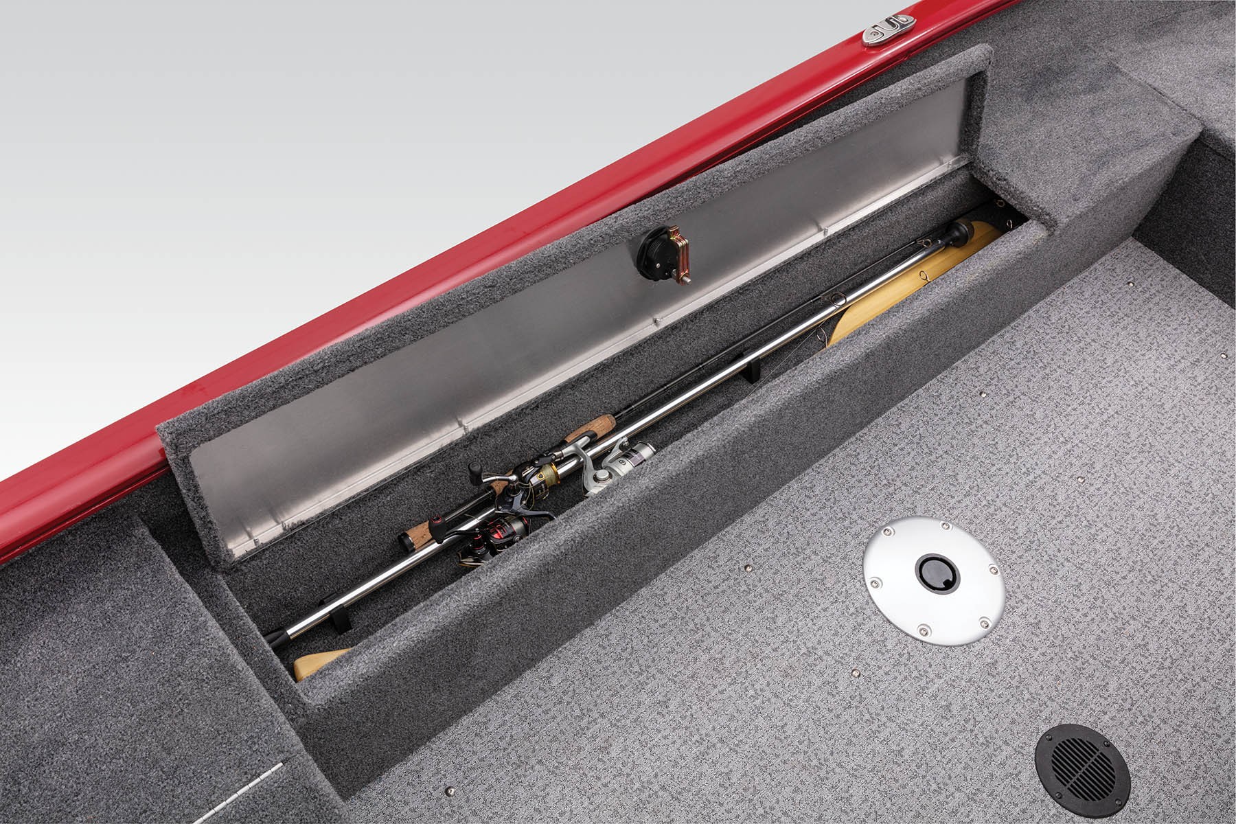 SUPER GUIDE V-16 SC - TRACKER Deep V Fishing Boat