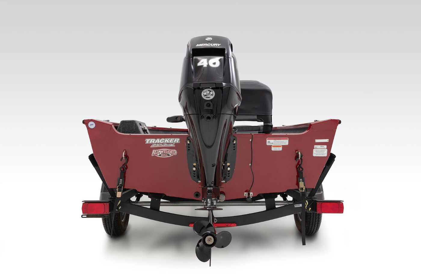 SUPER GUIDE V-16 T - TRACKER Deep V Fishing Boat