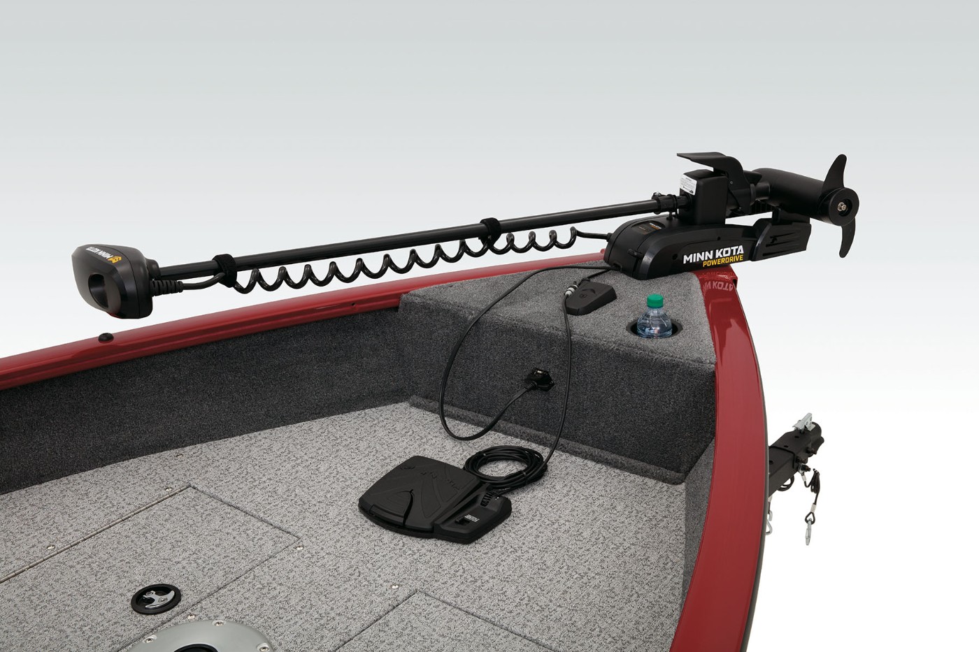 SUPER GUIDE V-16 T - TRACKER Deep V Fishing Boat