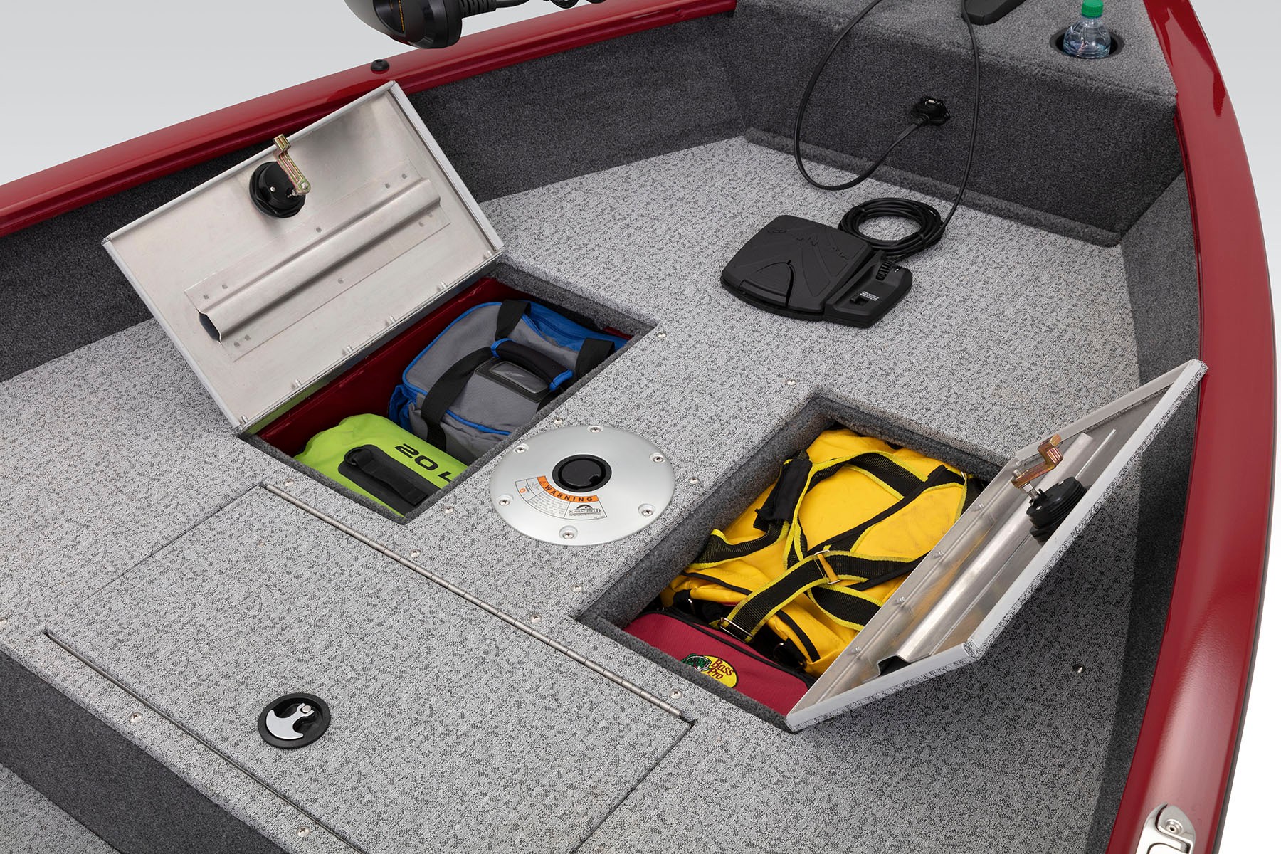 SUPER GUIDE V-16 T - TRACKER Deep V Fishing Boat