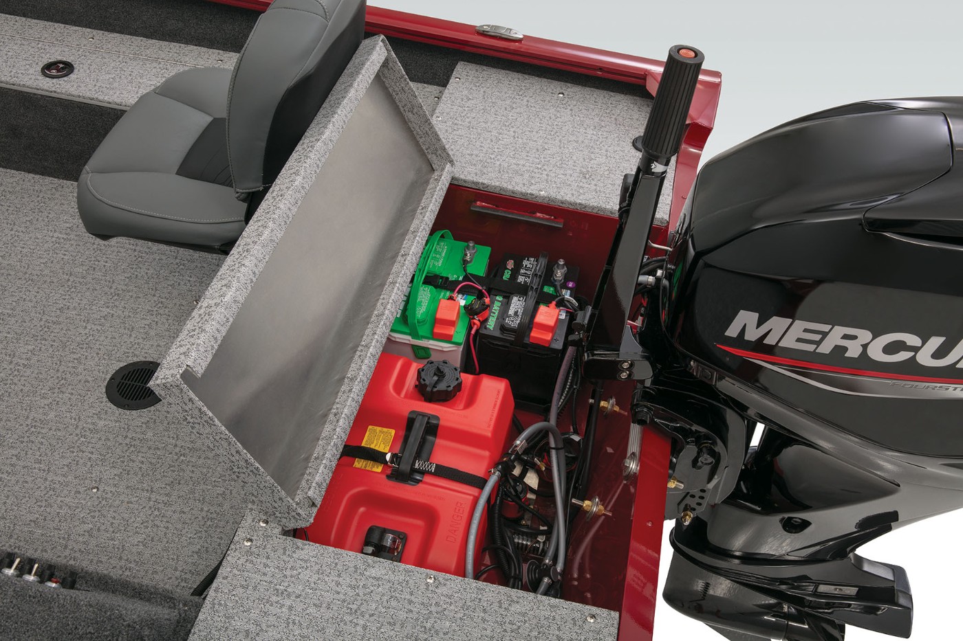 SUPER GUIDE V-16 T - TRACKER Deep V Fishing Boat