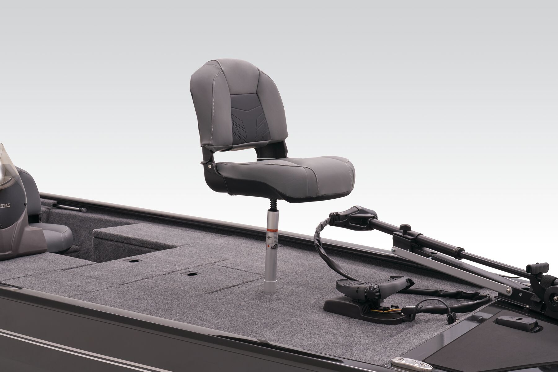 PRO 170 - TRACKER Mod V Bass Boat