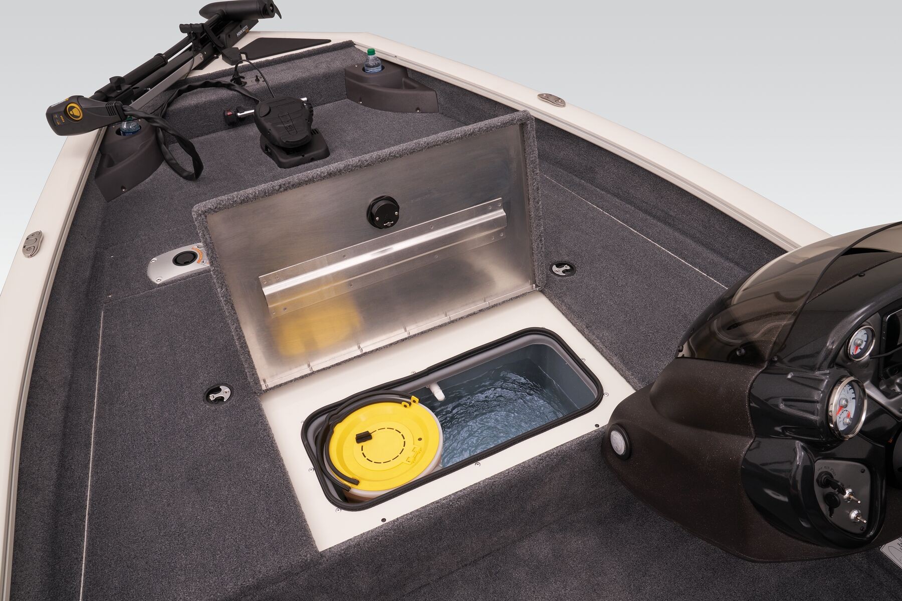 PRO TEAM 175 TF - TRACKER Mod V Bass Boat