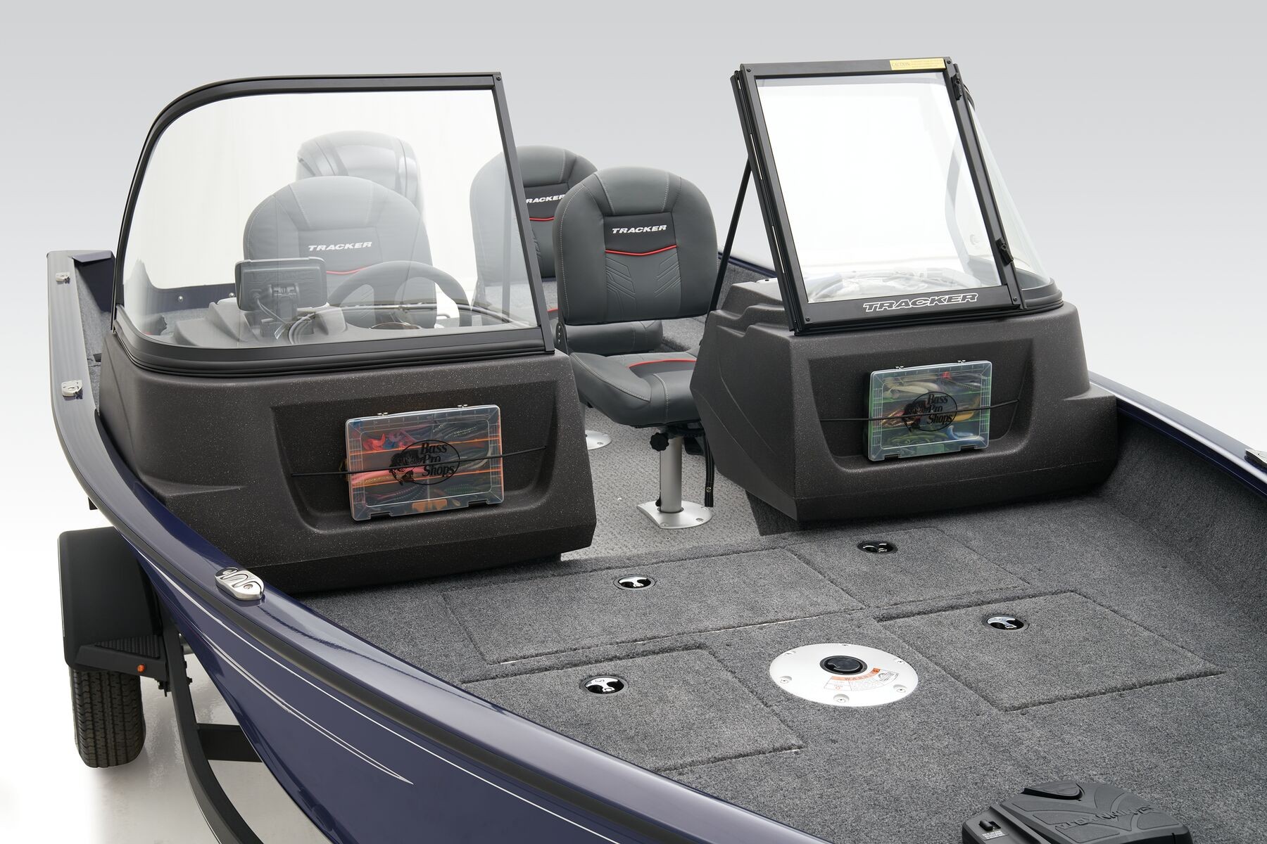 PRO GUIDE V-16 WT - TRACKER Deep V Fishing Boat