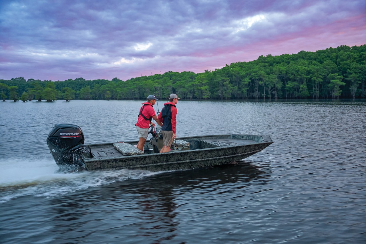 TRACKER GRIZZLY 1860 CC | 19ft. 2in. Center Console Jon Boat