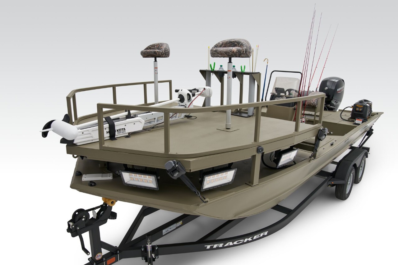 TRACKER GRIZZLY 2072 CC Sportsman | 21ft. 5in. Center Console Jon Boat