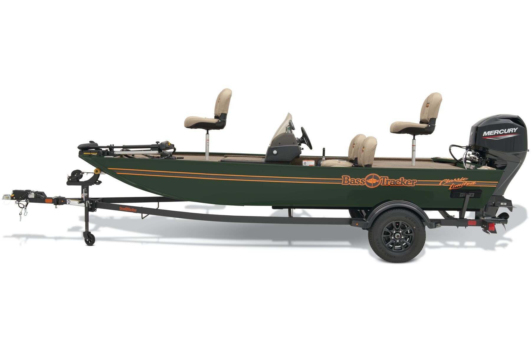 BASS TRACKER Classic Limited | 16ft. 8in. Mod V Bass Boat