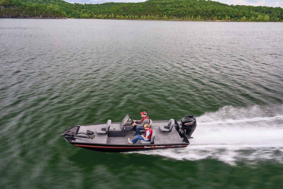 BASS TRACKER Classic XL | 16ft. 8in. Mod V Bass Boat | TRACKER Boats