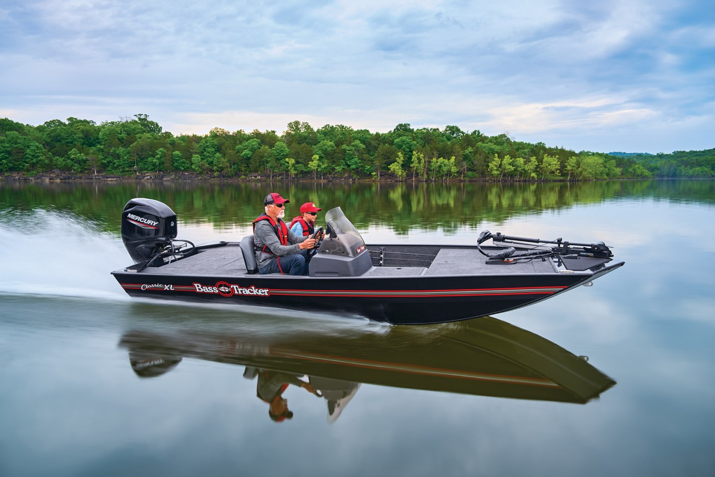 BASS TRACKER Classic XL | 16ft. 8in. Mod V Bass Boat | TRACKER Boats