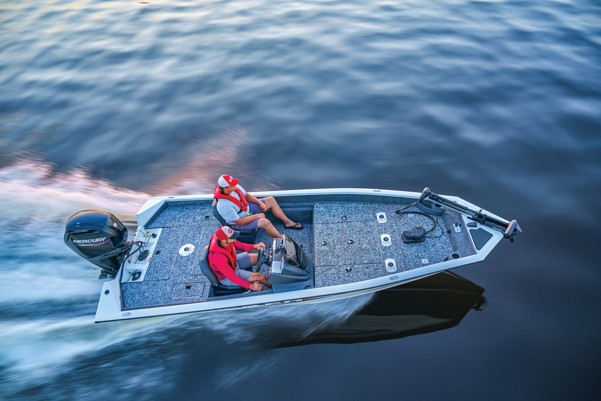 TRACKER PRO TEAM 175 Crappie Edition | 17ft. 7in. Mod V Bass Boat