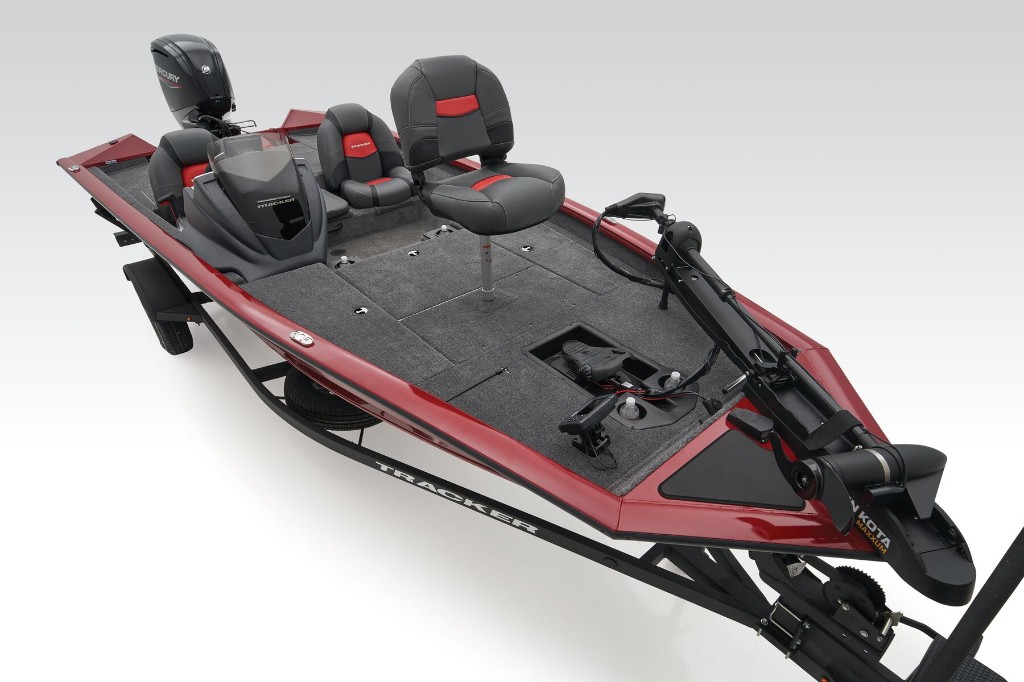 TRACKER PRO TEAM 175 | 17ft. 7in. Mod V Bass Boat
