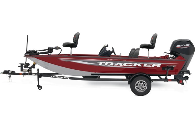 TRACKER PRO TEAM 175 | 17ft. 7in. Mod V Bass Boat