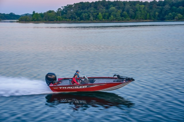 2025 TRACKER PRO TEAM 195 Tournament Edition | 18ft. 7in. Mod V Bass Boat