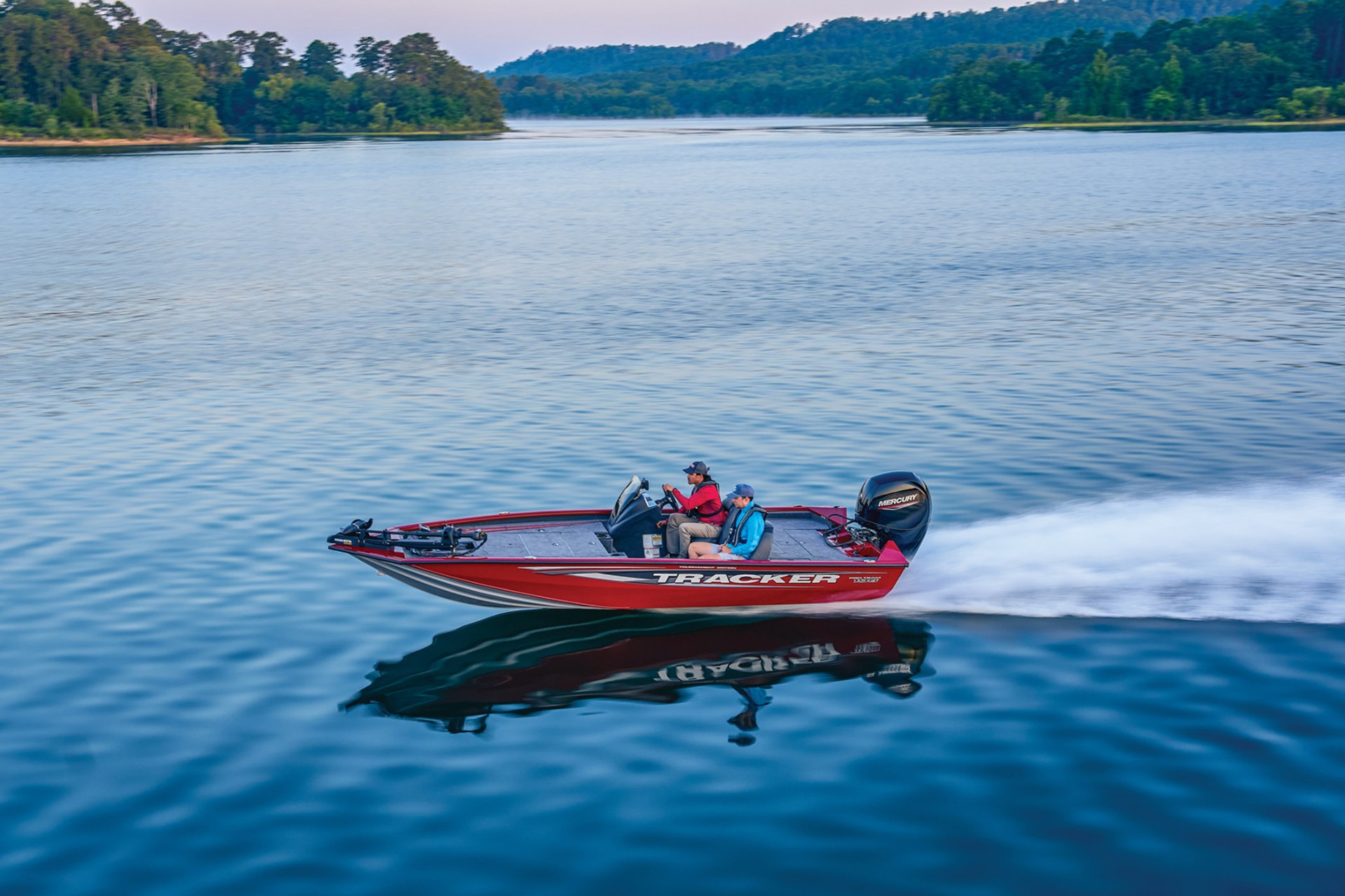 2025 TRACKER PRO TEAM 195 Tournament Edition | 18ft. 7in. Mod V Bass Boat