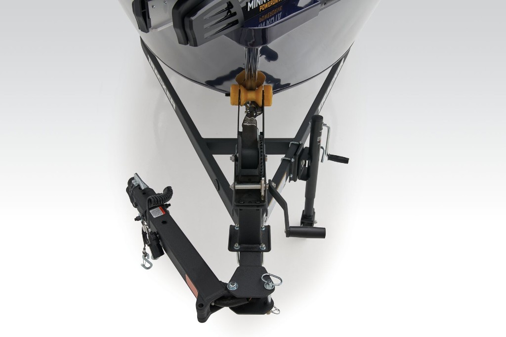 TRACKER PRO GUIDE V-16 SC | 16ft. 6in. Deep V Multi-Species Boat