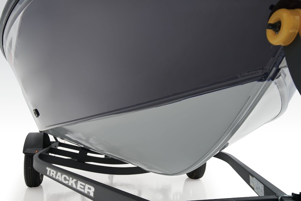 TRACKER PRO GUIDE V-16 SC | 16ft. 6in. Deep V Multi-Species Boat